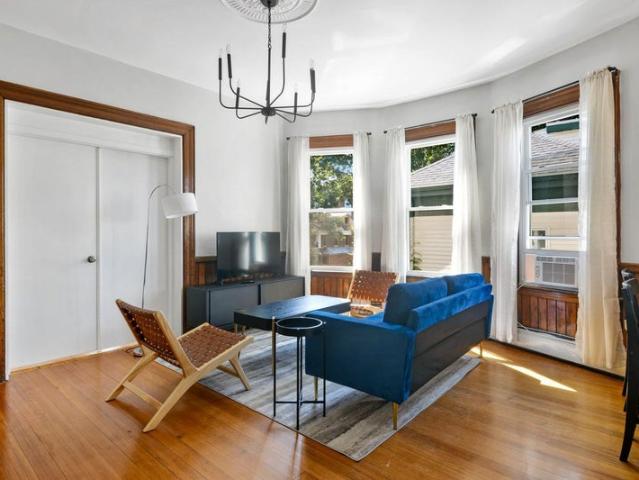 Room in Central Square Cambridge on a flexible l