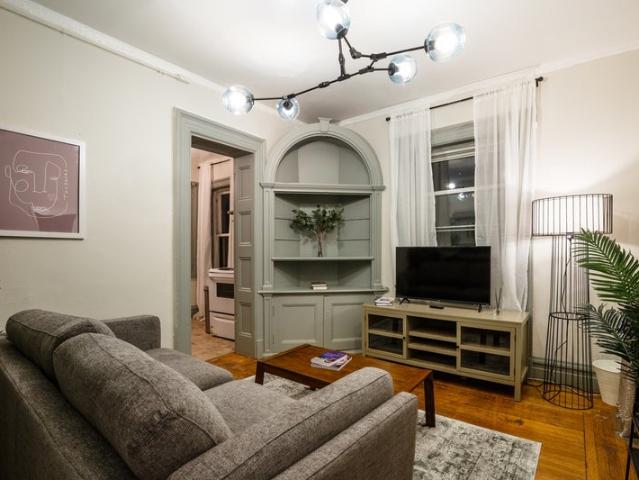 Room in Chelsea on a flexible lease