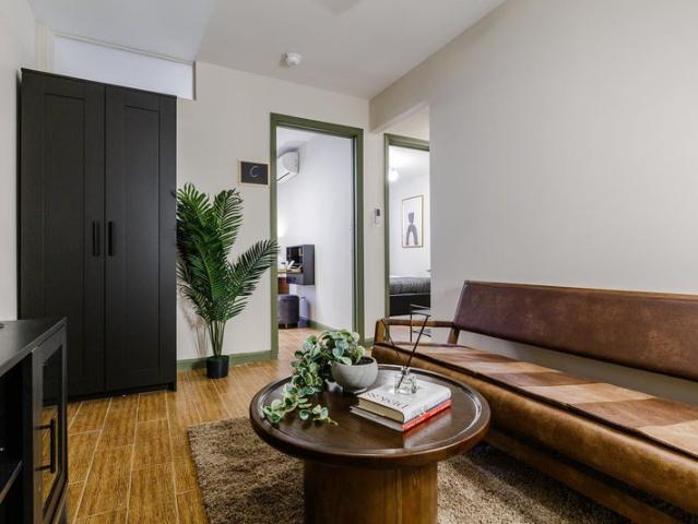 Room in Chinatown on a flexible lease
