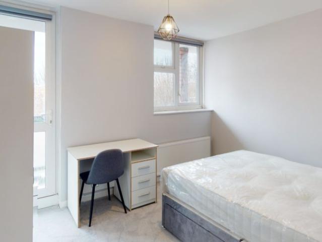 room in Clapham
