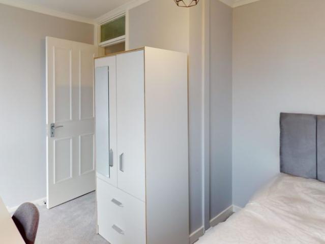 room in Clapham