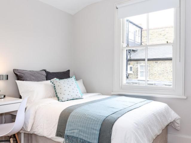 room in Clapham