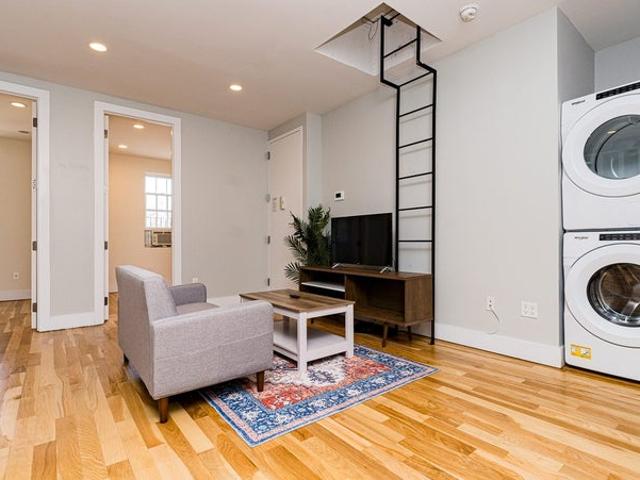 Room in Clinton Hill on a flexible lease