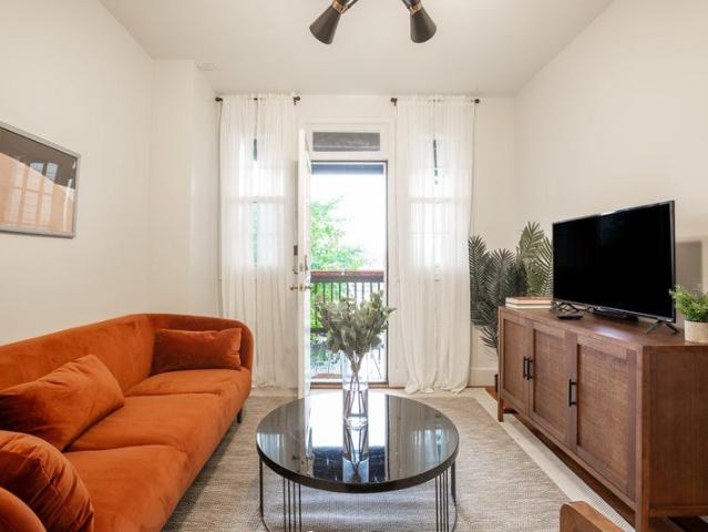 Room in Columbia Heights on a flexible lease