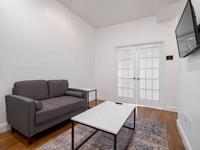 Room in Crown Heights on a flexible lease