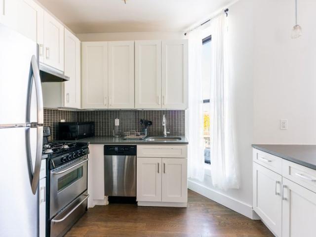 Room in Crown Heights on a flexible lease