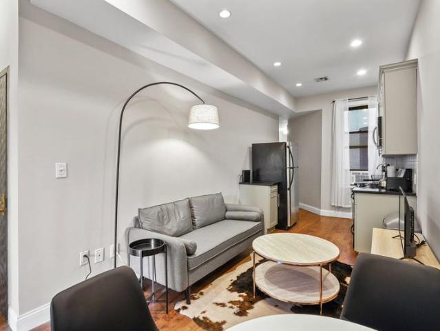 Room in Crown Heights on a flexible lease