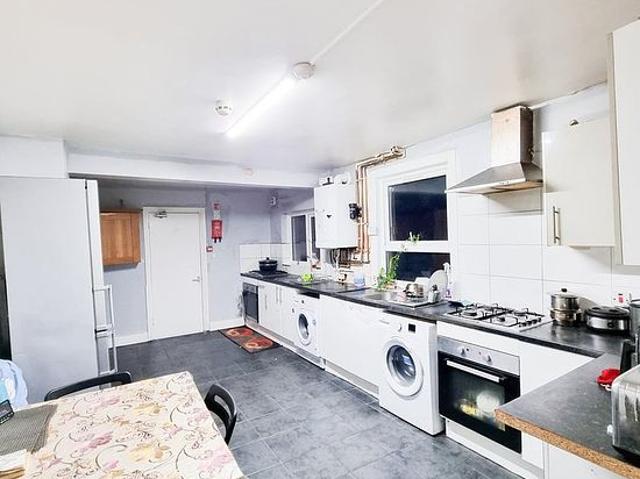 Room in Croydon