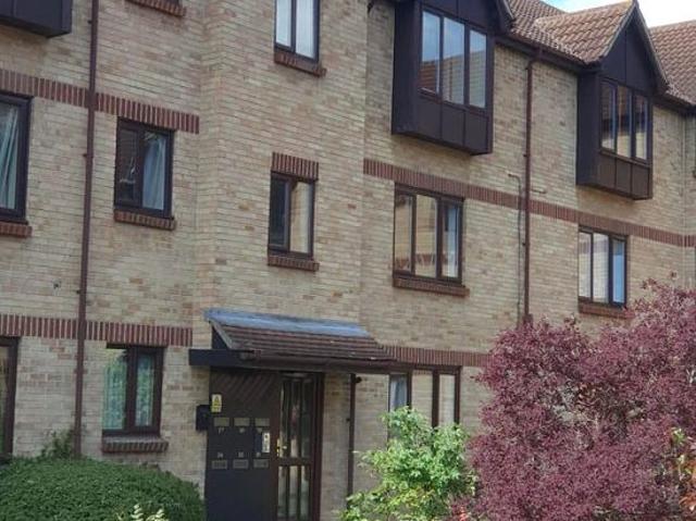 Room in Dagenham