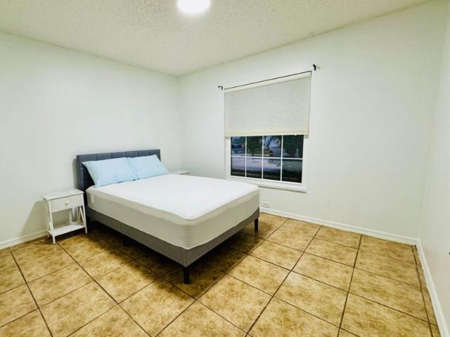 Room in Davenport in US Hwy 27 close to Champions