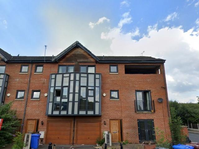 room in Dryden Street, Manchester, M13