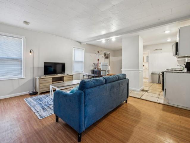 Room in East Cambridge on a flexible lease