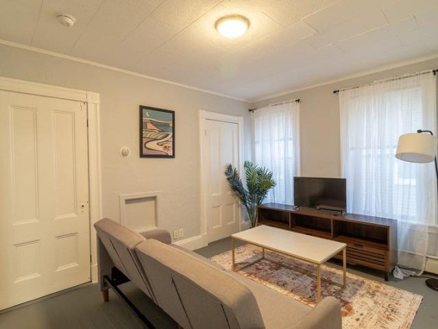 Room in East Cambridge on a flexible lease