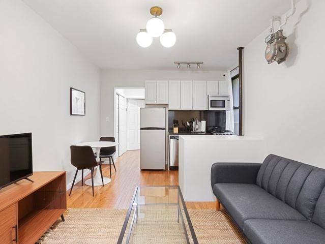 Room in East Harlem on a flexible lease