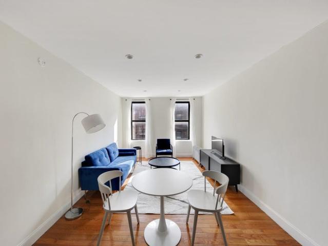 Room in East Harlem on a flexible lease