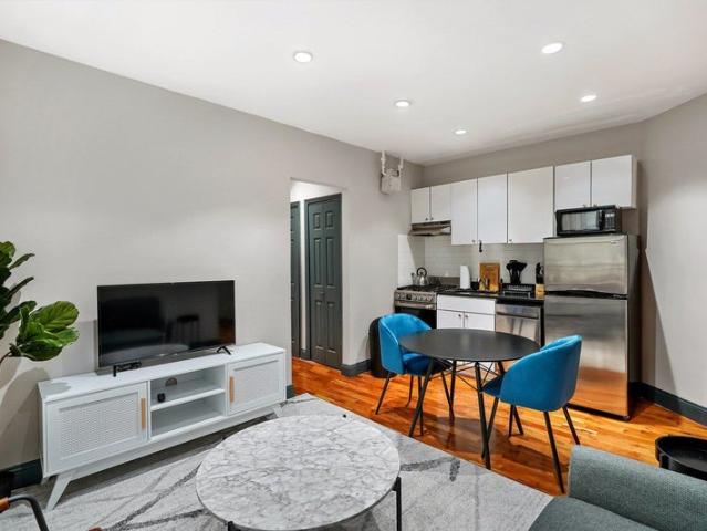 Room in East Harlem on a flexible lease