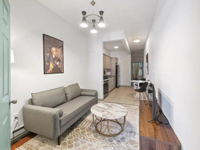 Room in East Harlem on a flexible lease