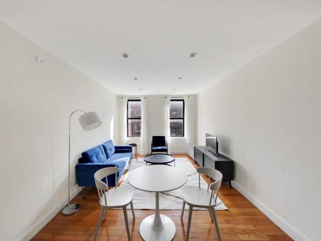 Room in East Harlem on a flexible lease