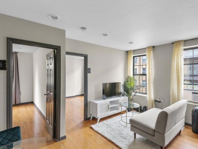 Room in East Village on a flexible lease