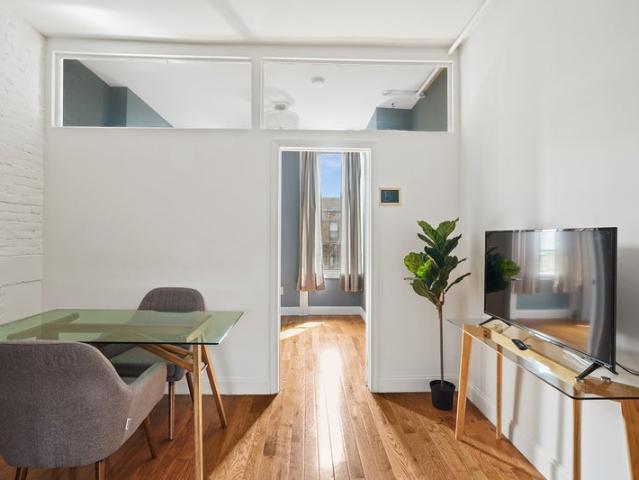 Room in East Village on a flexible lease