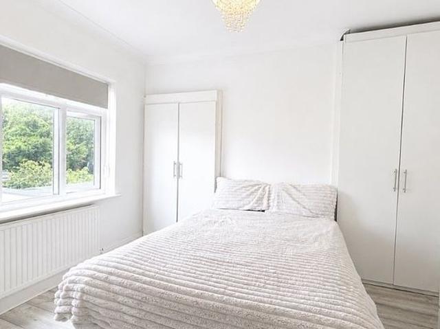 Room in Enfield