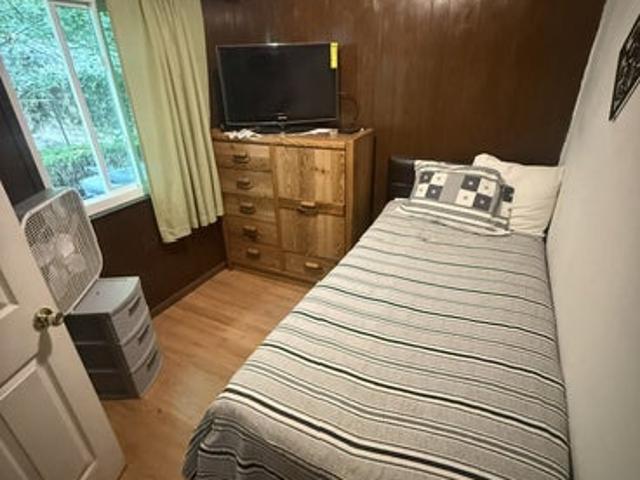 Room in fullerton