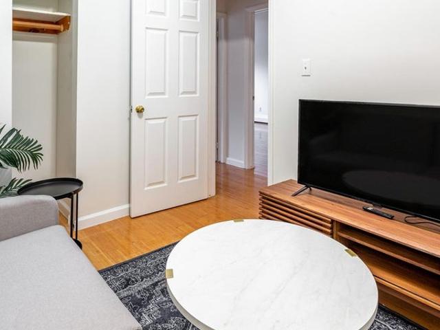 Room in Flatbush on a flexible lease