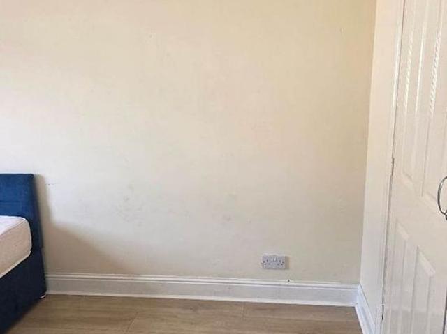 Room in Glasgow
