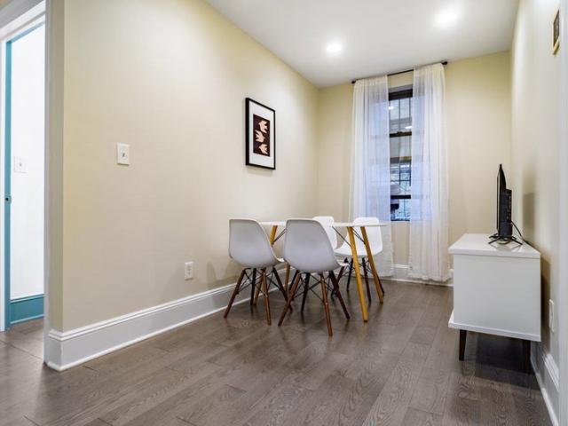 Room in Gramercy on a flexible lease