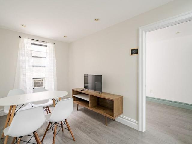 Room in Gramercy on a flexible lease