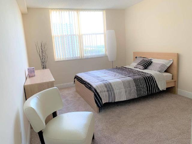 Room in Hallandale Beach Area