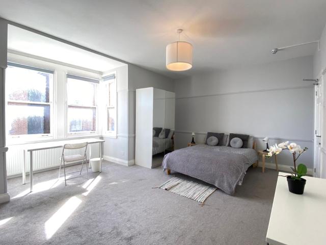 room in Hamond Hill, Chatham