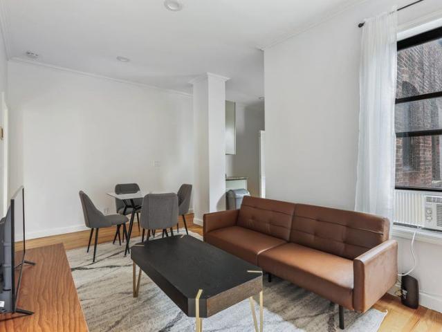 Room in Hamilton Heights on a flexible lease