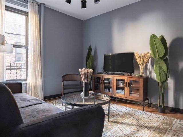 Room in Hamilton Heights on a flexible lease