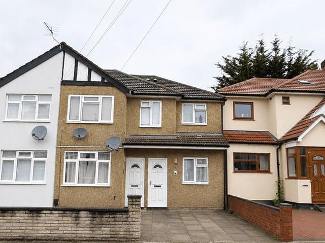 Room in Harrow