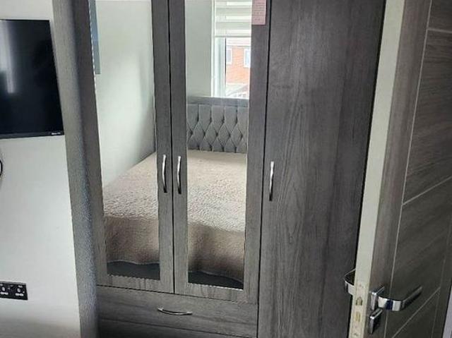 Room in Harrow