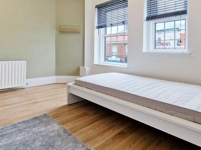 Room in Harrow