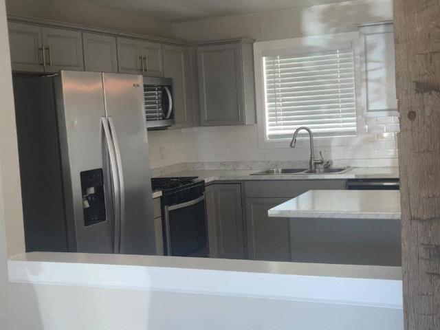 Room in Holdeman Neighborhood
