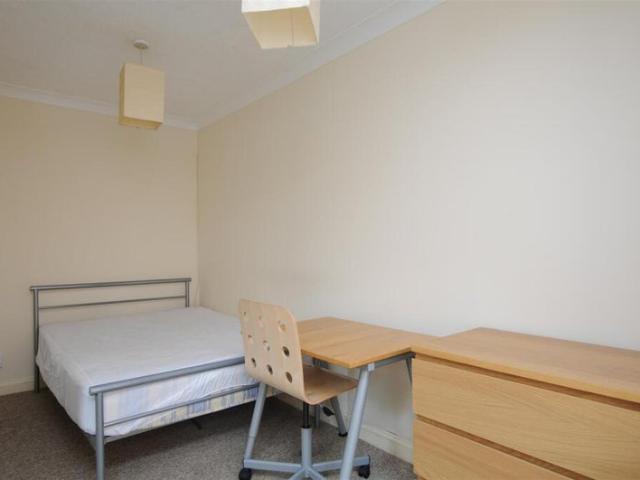 Room in House Share