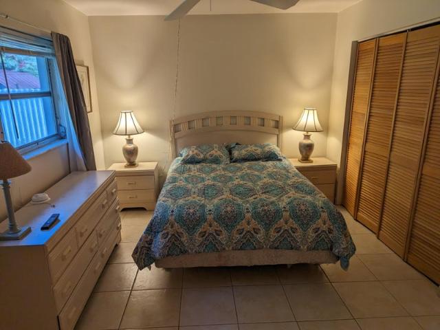Room in House to share for 1 person f/t employed