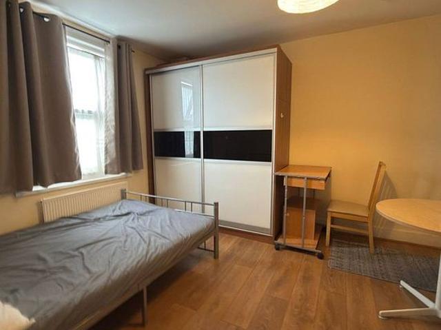 Room in Ilford
