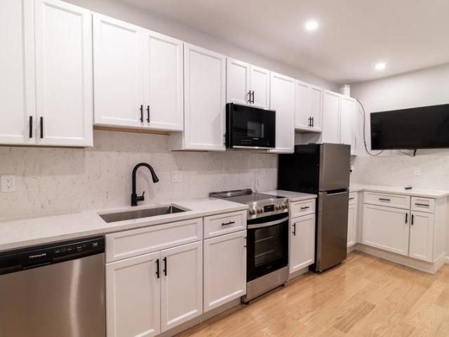 Room in JFK/UMass on a flexible lease