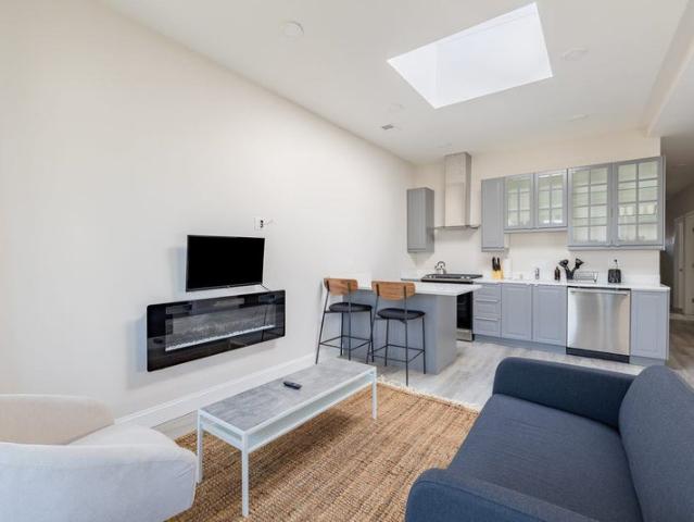 Room in JFK/UMass on a flexible lease