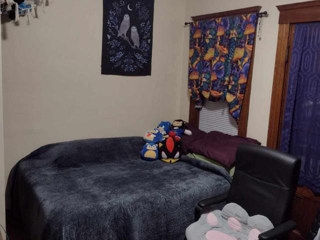 Room in JP triple decker for rent