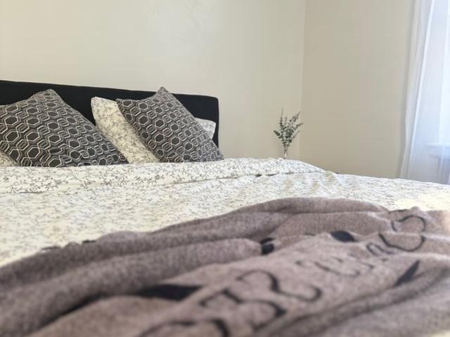 Room in Kew Gardens Hills