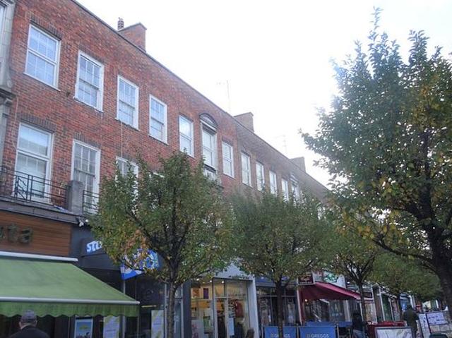 Room in Kingston Upon Thames