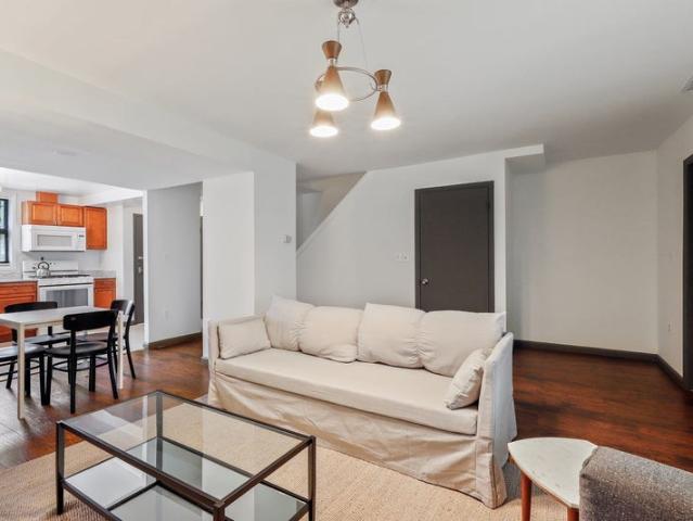 Room in Logan Circle on a flexible lease