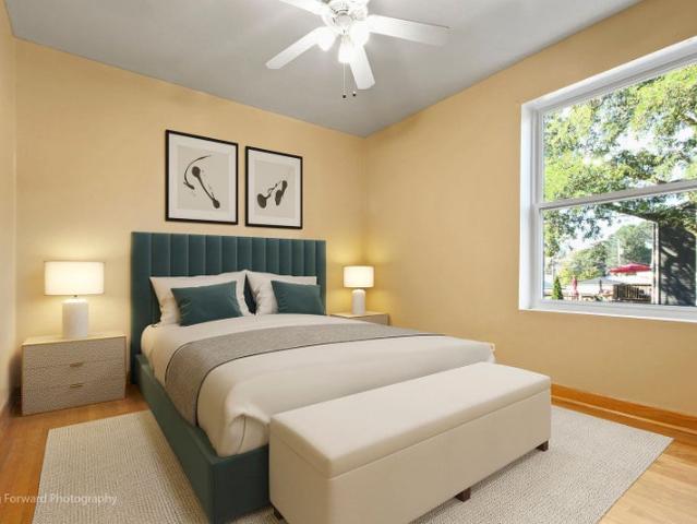 Room in ✨Logan Square✨