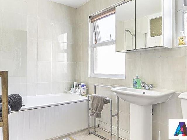 Room in London