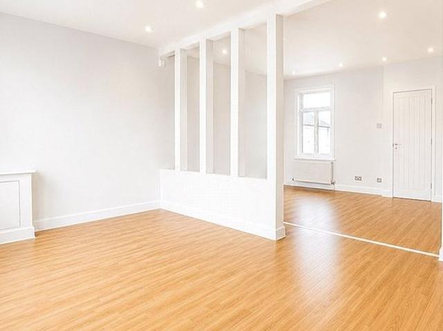 Room in London